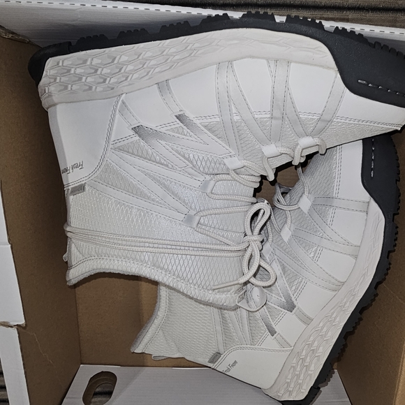 New Balance | Shoes | New Balance White Snow Boots | Poshmark